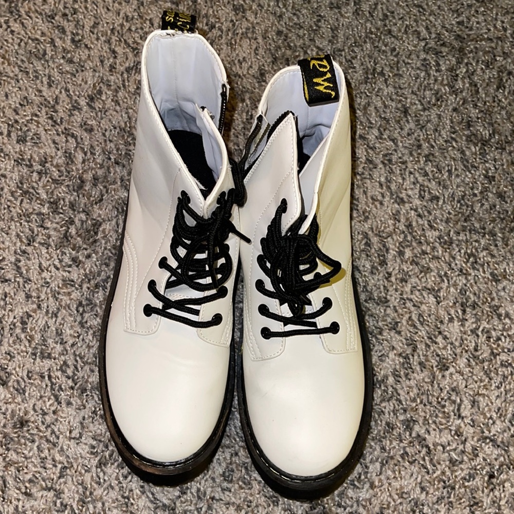 White Doc Martin Look A Likes - Gem